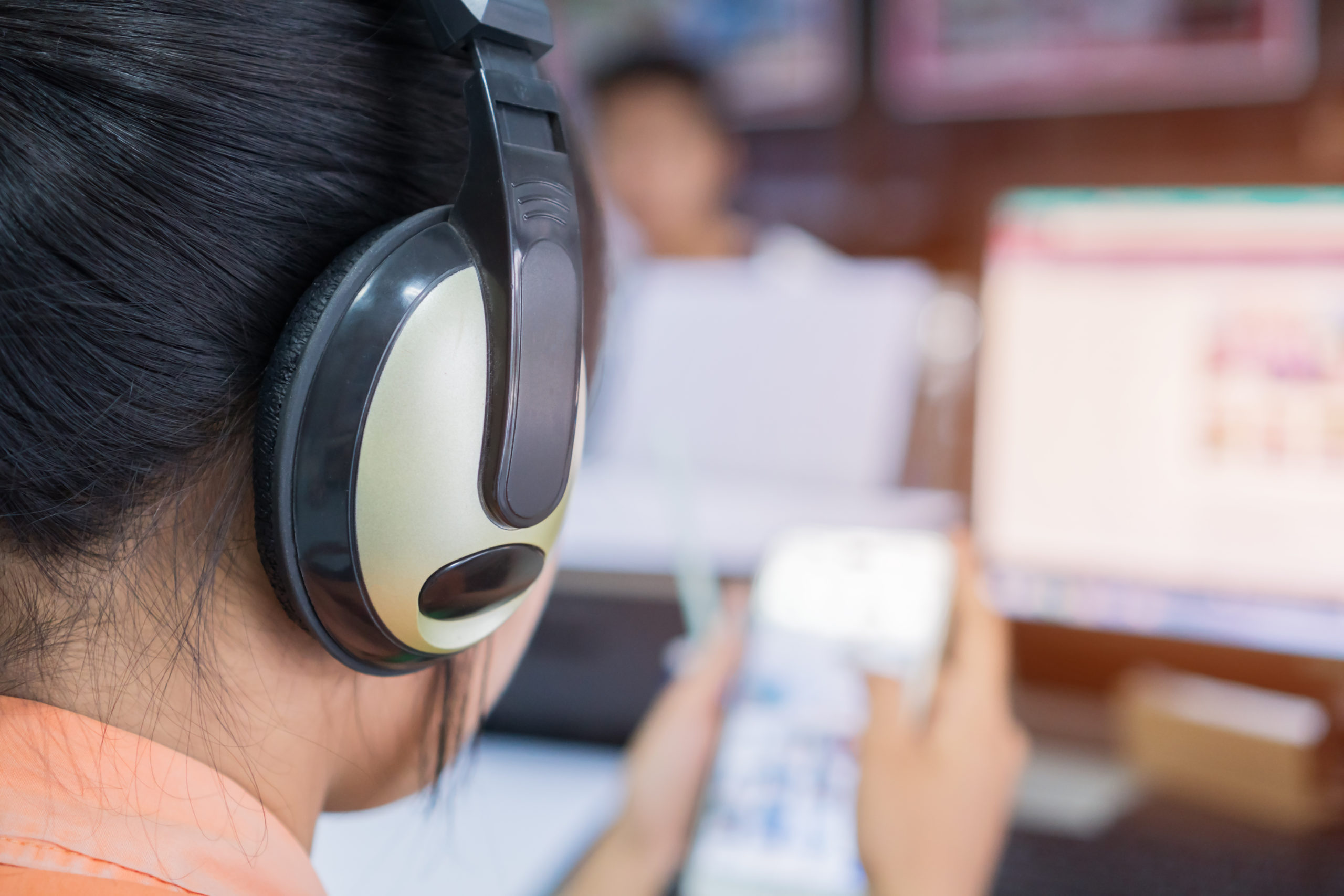 Student online testing exercise concept : Asian girl students le – AC ...